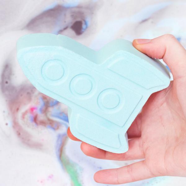 Sininen Kylpypommi Raketti - Partyhalli.fi