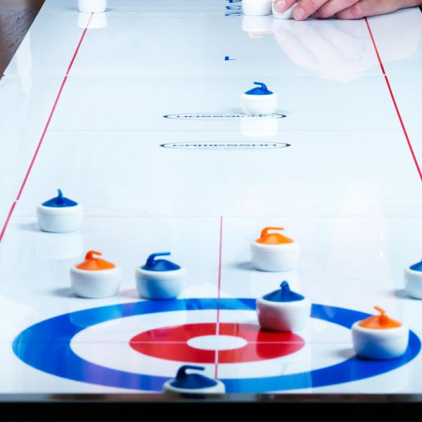 Shuffleboard & Curling - Partyhalli.fi